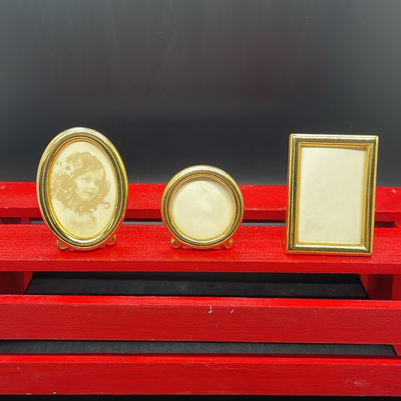 Vintage | Accents | Vintage Glassless Footed Brass Oval Circle ...